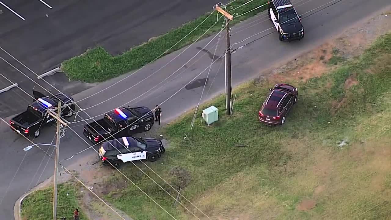 Suspect apprehended after stealing Amazon delivery driver's vehicle ...
