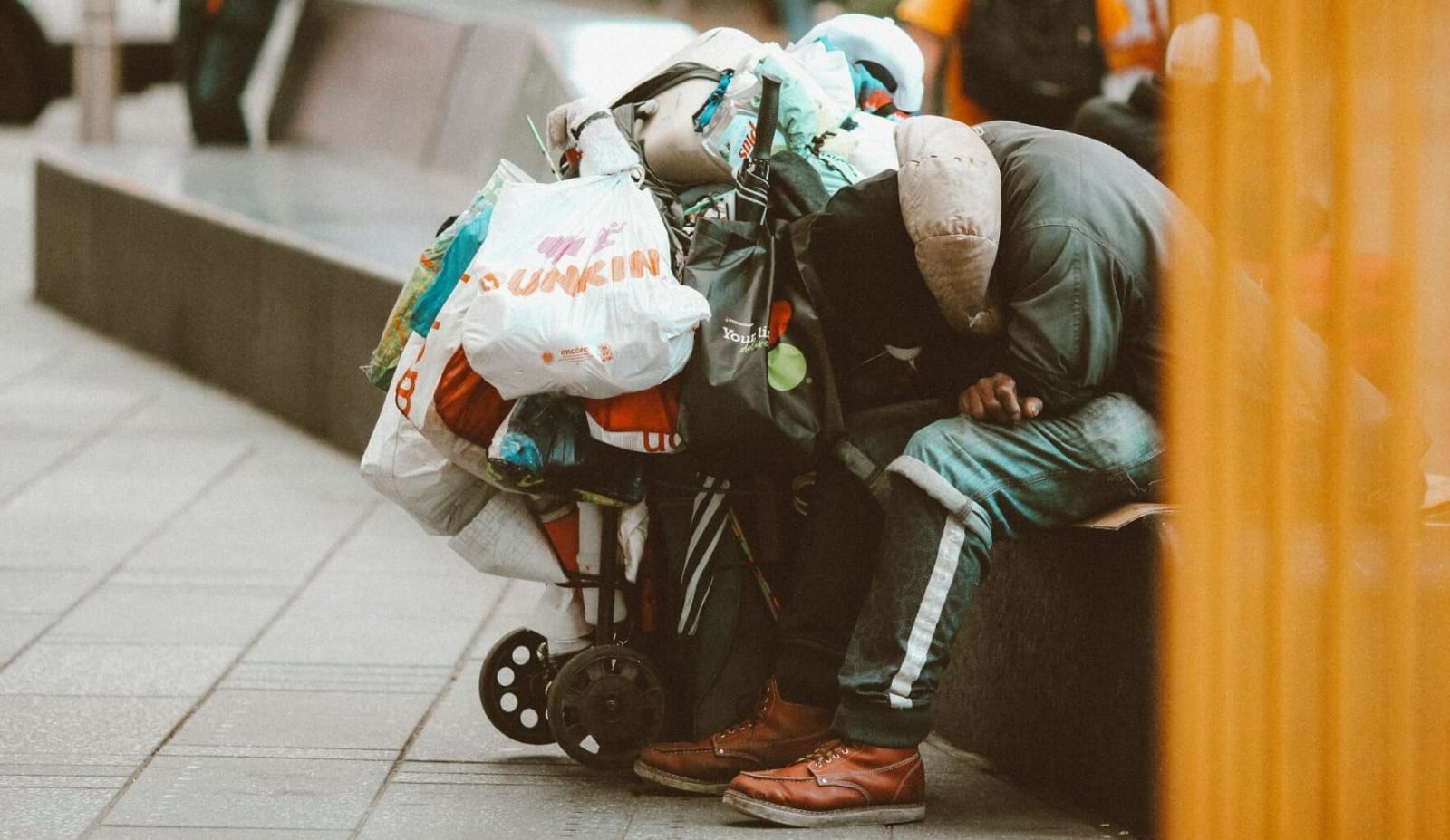 Mixed reactions follow Trump's executive order on homelessness