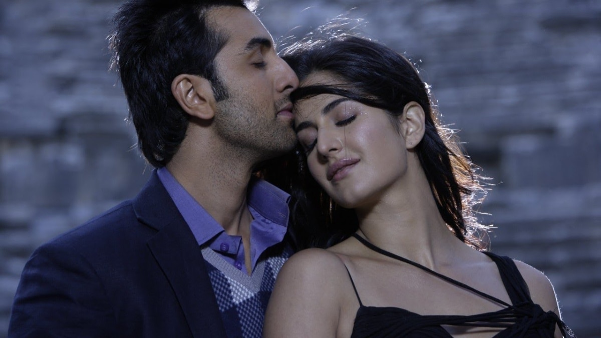 10 Romantic Hindi Songs That Will Make You Believe In Love Again
