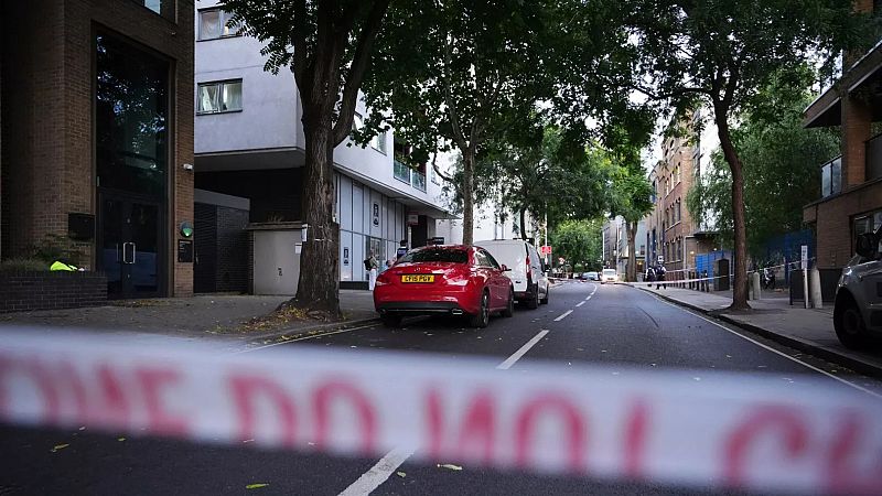 Man arrested after two killed and two injured in central London stabbing