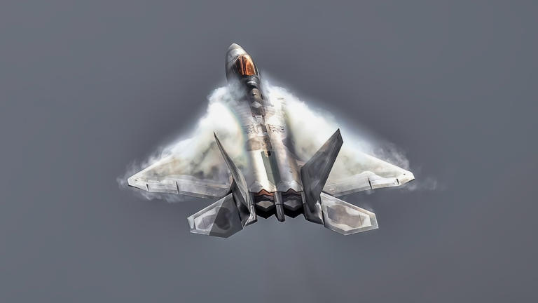 F-22 readiness crisis: The US Air Force built only 187 F-22 Raptors ...