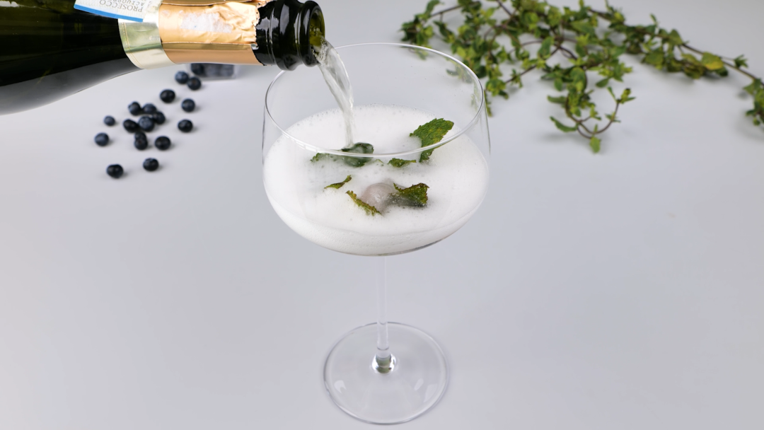 Cool Tricks for Gift Wrapping and Refreshing Sips