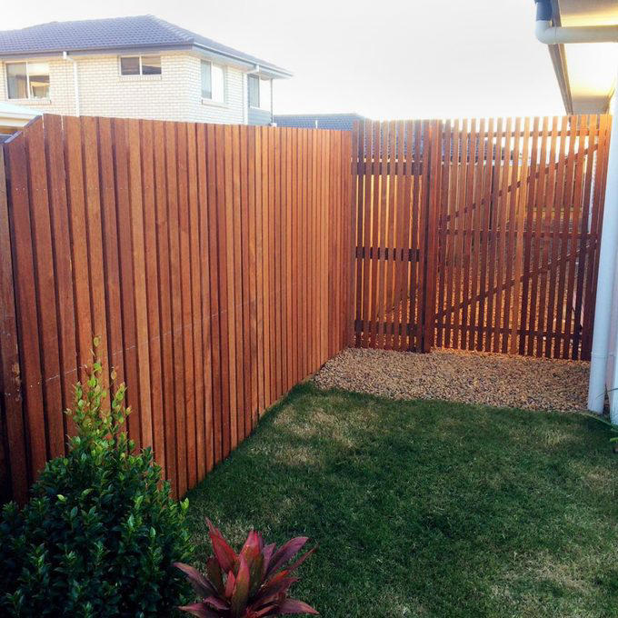 10 Interesting Wood Fence Ideas