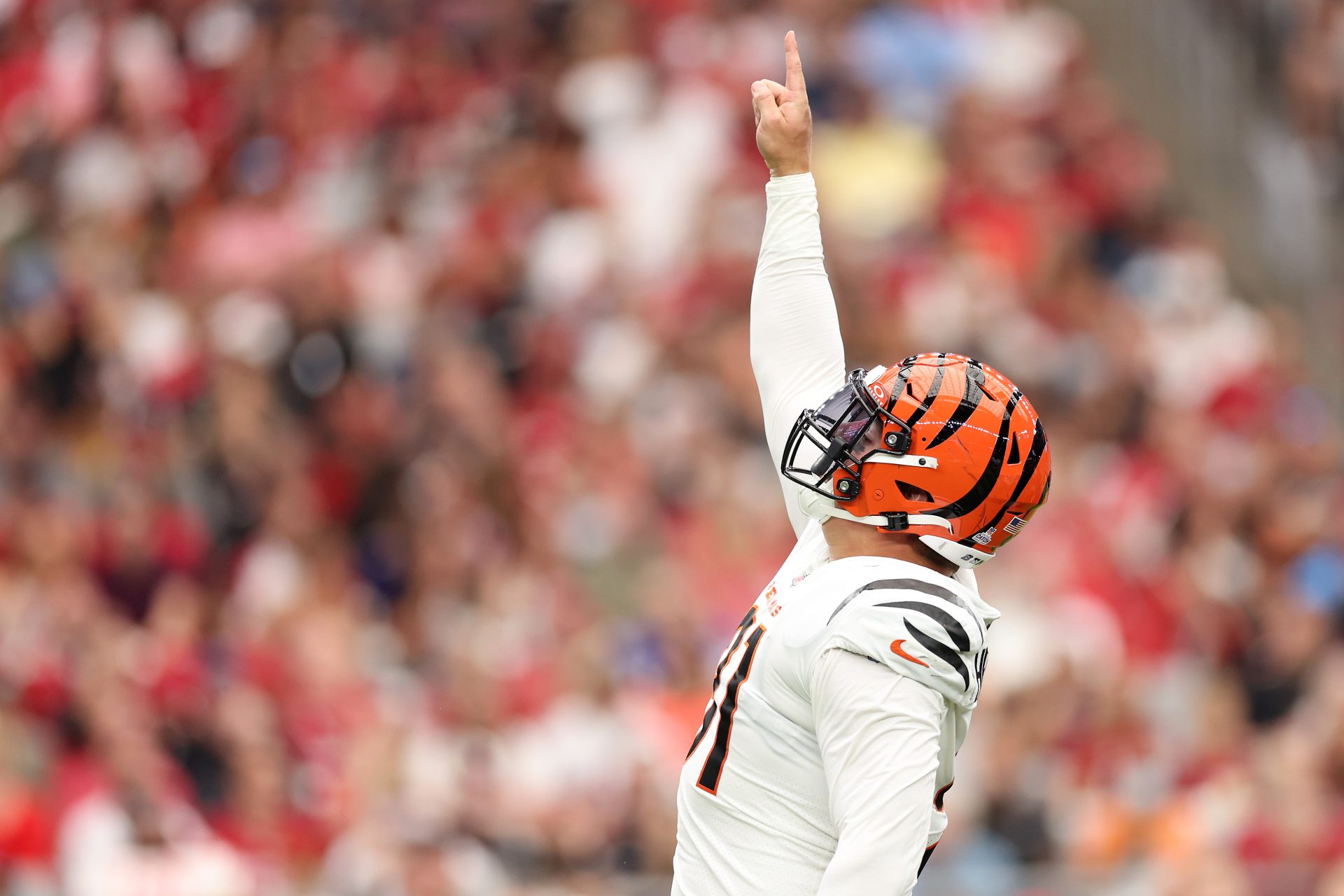 Negotiations Between Bengals and Hendrickson Are Getting Ugly