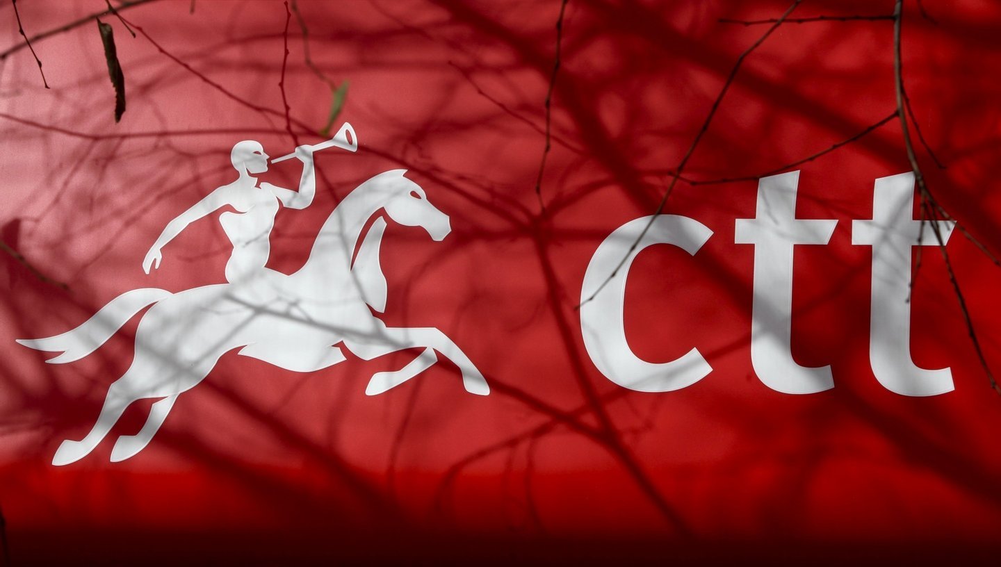 CTT suspendem envios de remessas postais para EUA