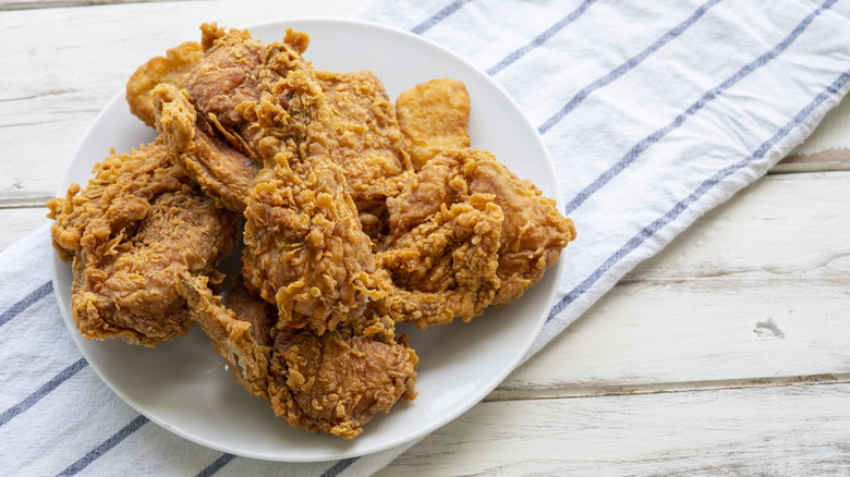 How Northern Fried Chicken Differs From Southern Fried Chicken