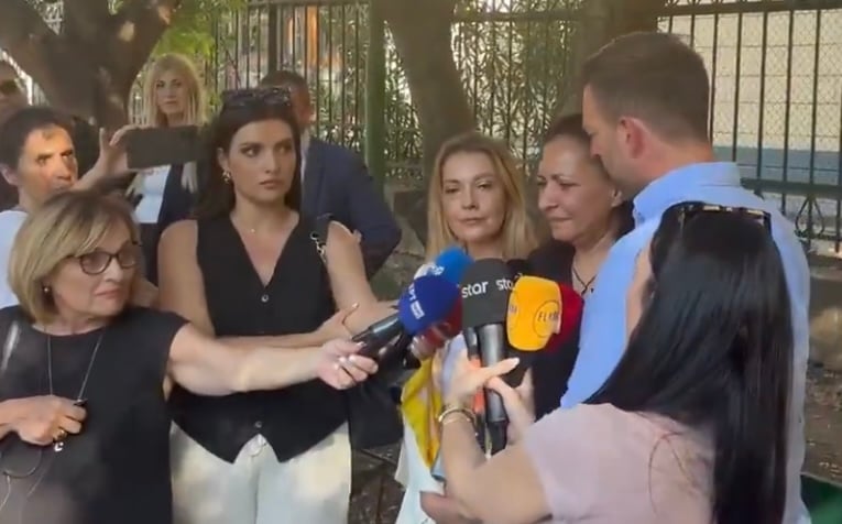 Στέφανος Κασσελακης: Στην Ευελπίδων, με τη Δέσποινα – Για την Κυριακή ...