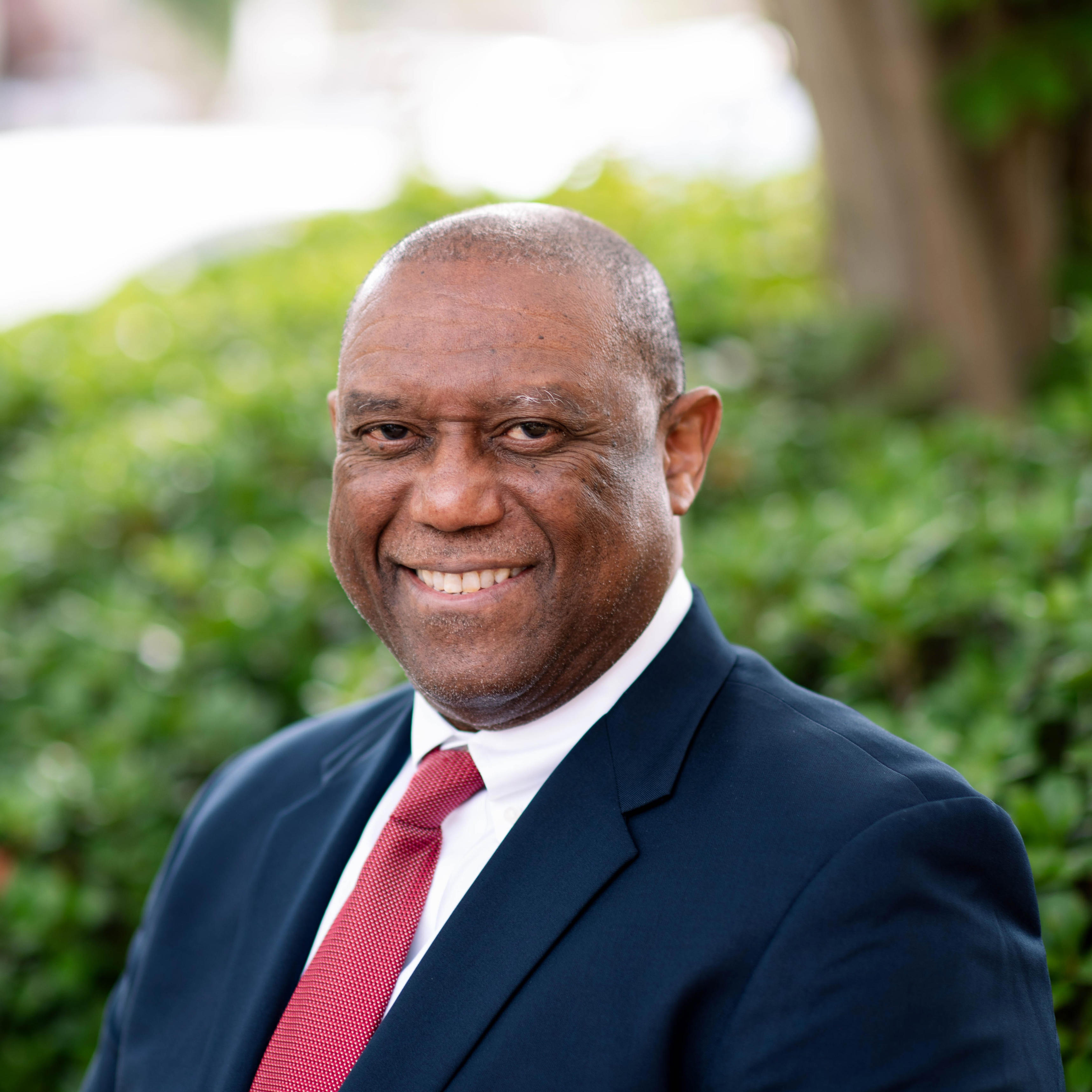 Lafayette Fire Chief Robert Benoit announces retirement after decades of service