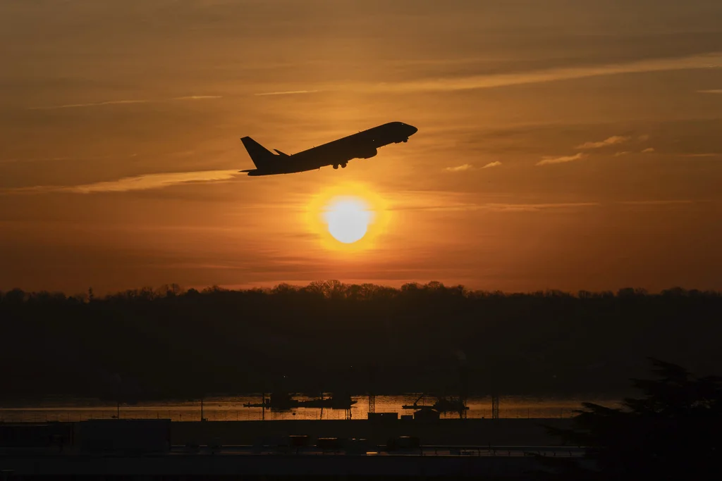 FAA restricts flights over New Orleans and El Paso Airport for ...
