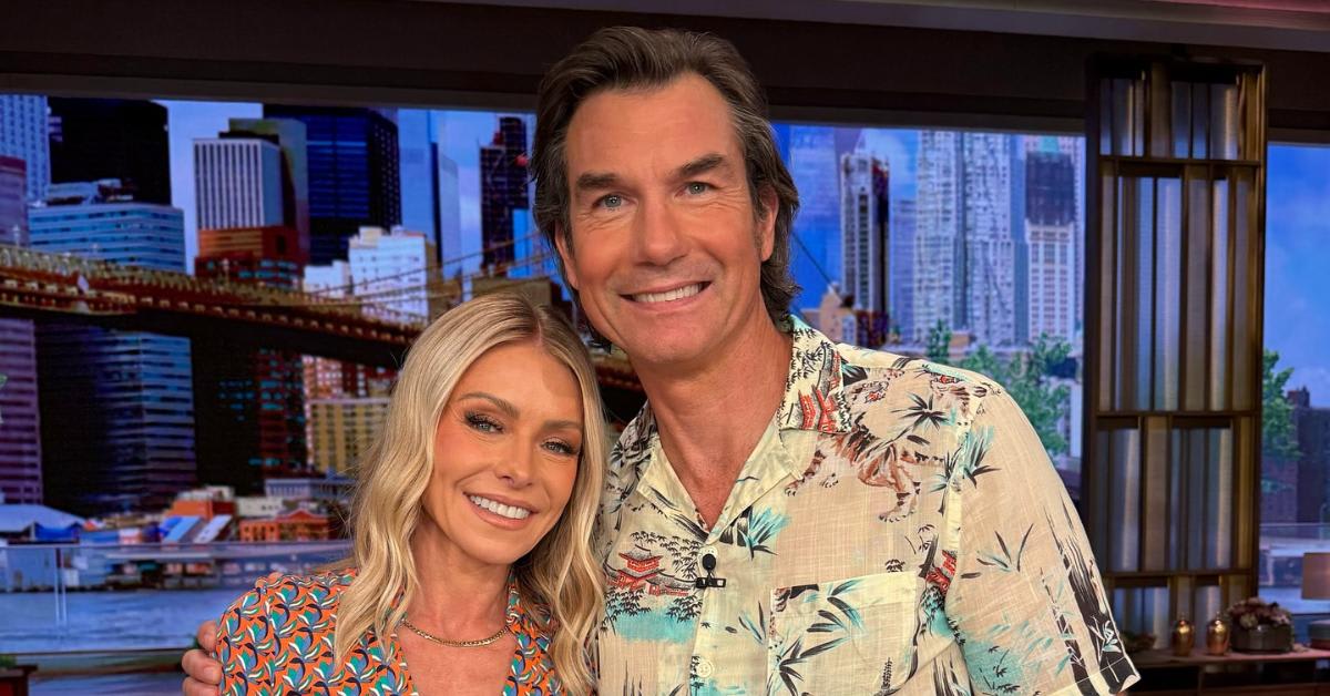 Kelly Ripa Approves of Jerry O'Connell Wearing a Speedo as He Shows Off ...