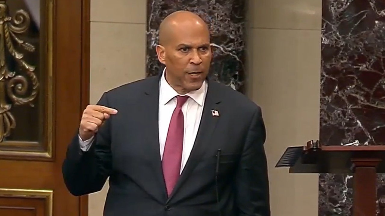 Cory Booker slams Dem colleagues as 'complicit' with Trump in angry ...