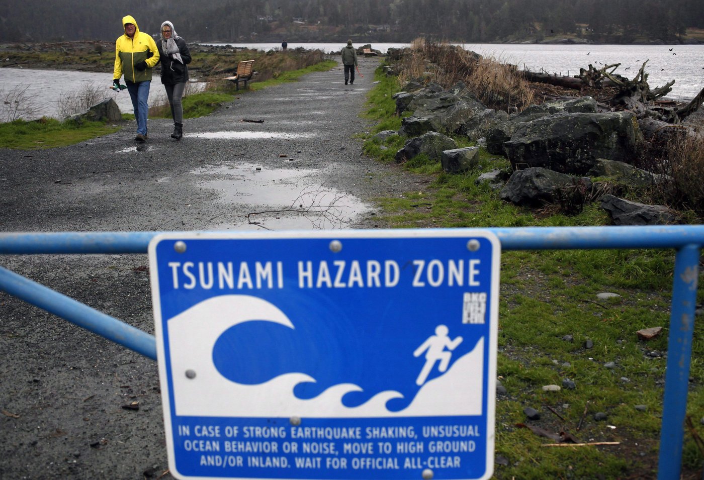 Small tsunami forecast in B.C., beaches closed, after massive 8.8 quake ...