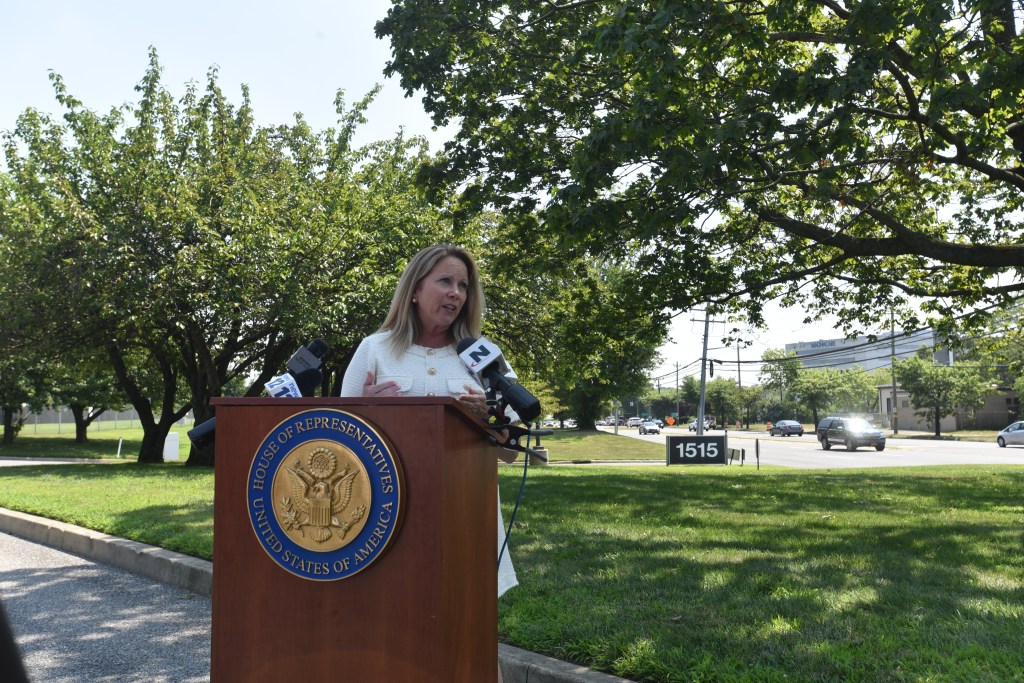 Feds launch audit into FAA over gutted Long Island air traffic control ...