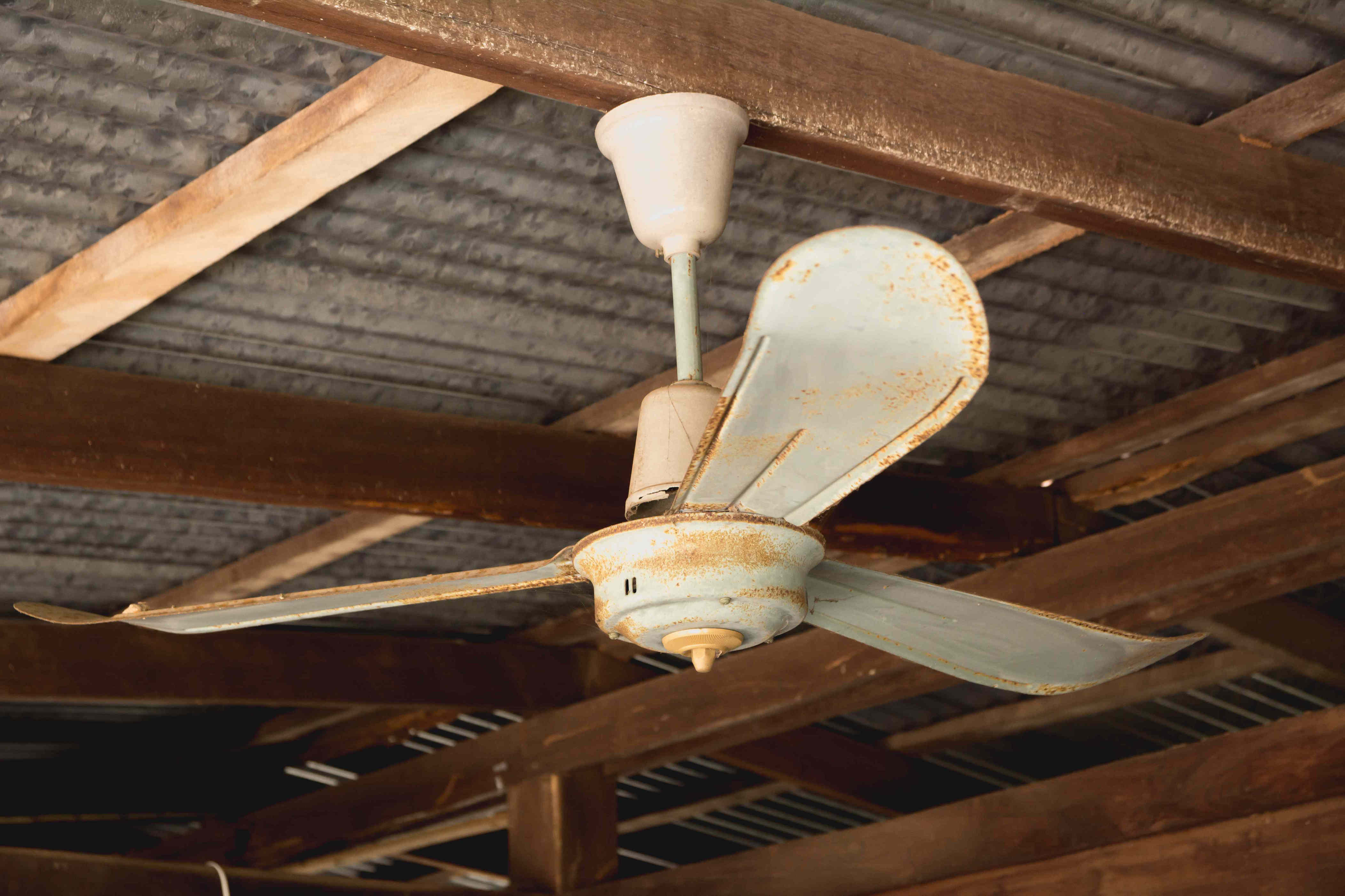 How to clean a rusty outdoor ceiling fan so it looks new again