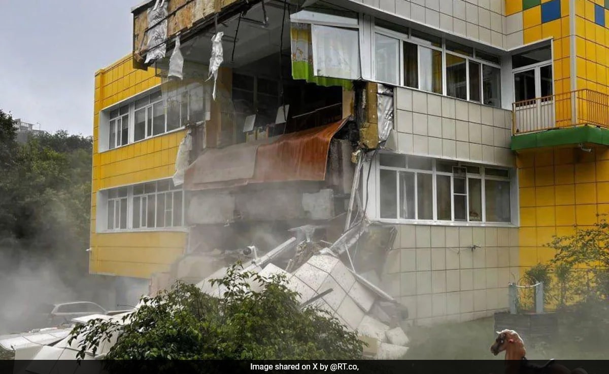 Videos Show Moment 8.8 Magnitude Earthquake Struck Russia's Kamchatka