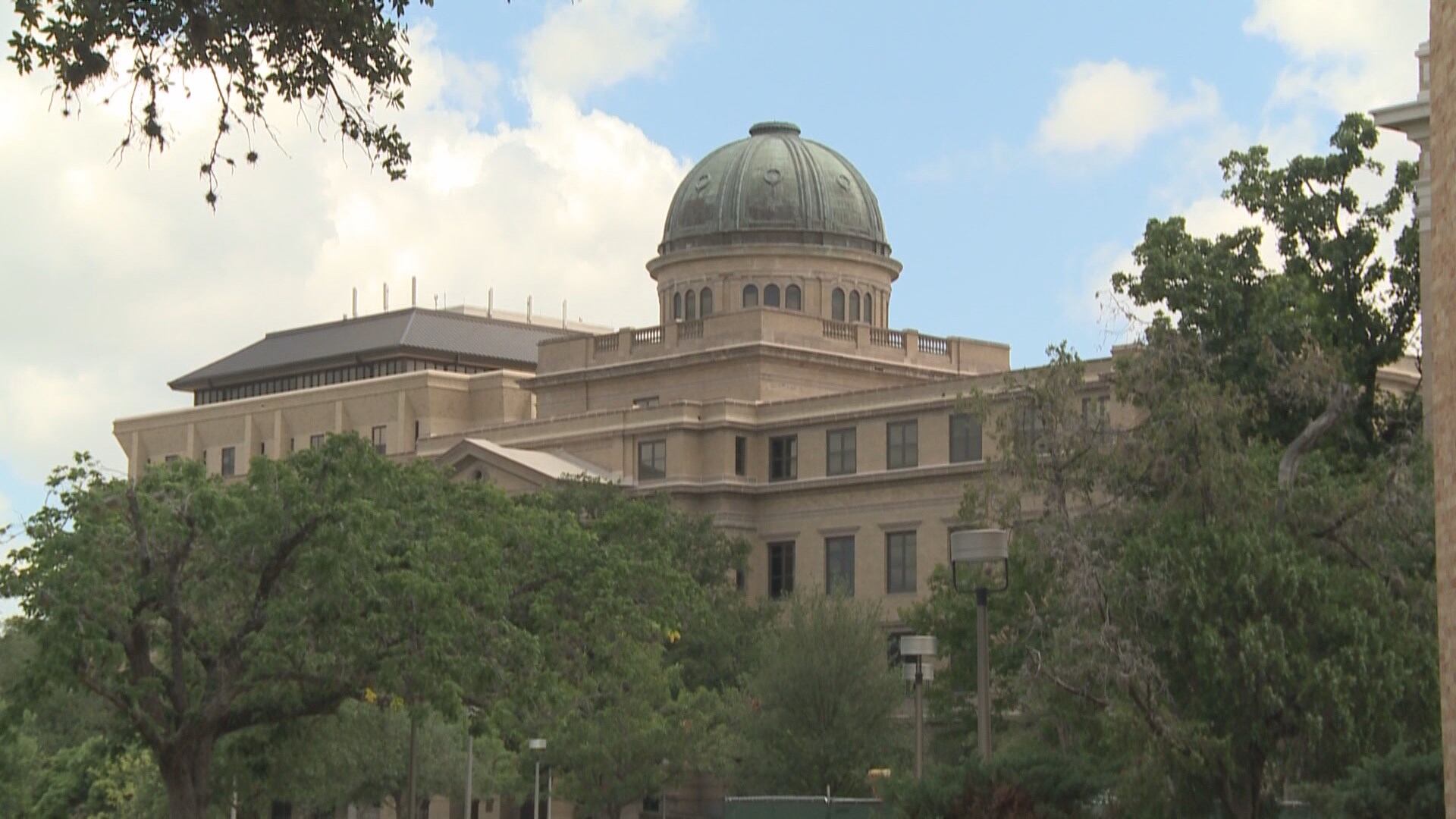 Chancellor Hegar hints the Texas A&M Faculty Senate may stick around