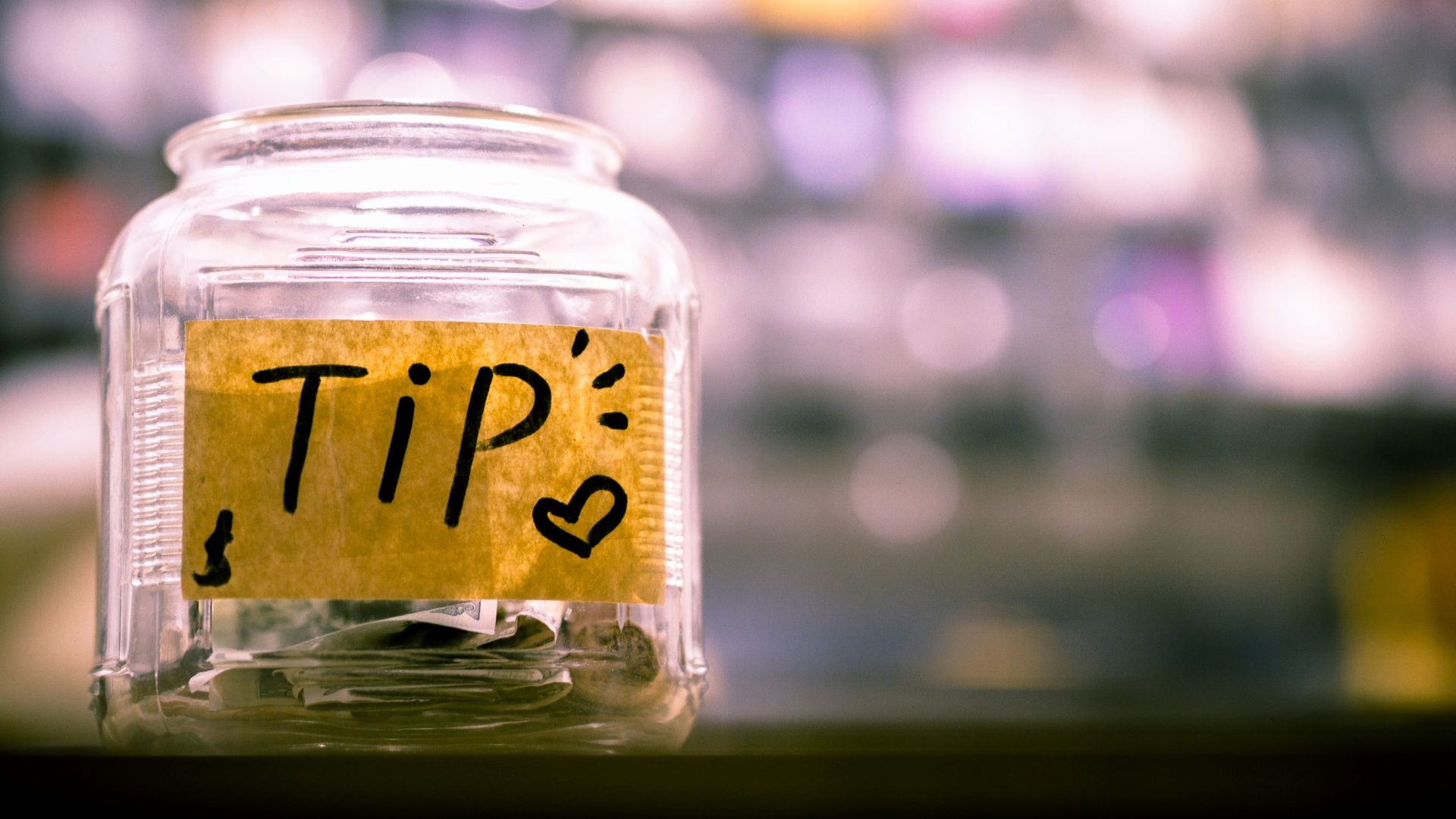 20 American Customs That Are Considered Rude Abroad