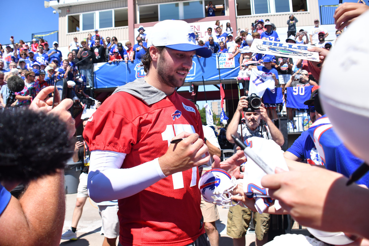 Josh Allen makes a young fan’s day with heartwarming gesture after he ...