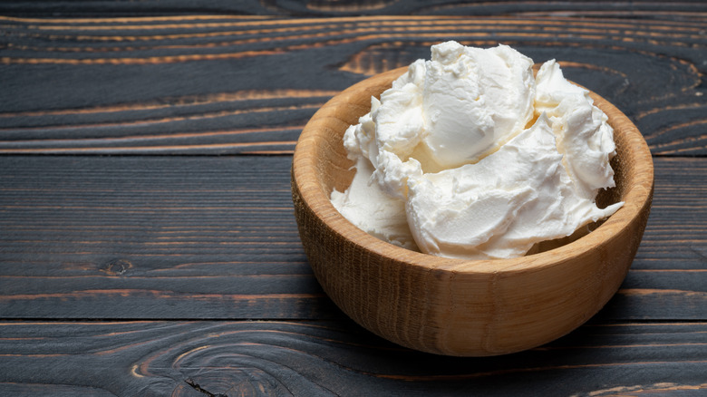 12 Best Substitutes For Goat Cheese