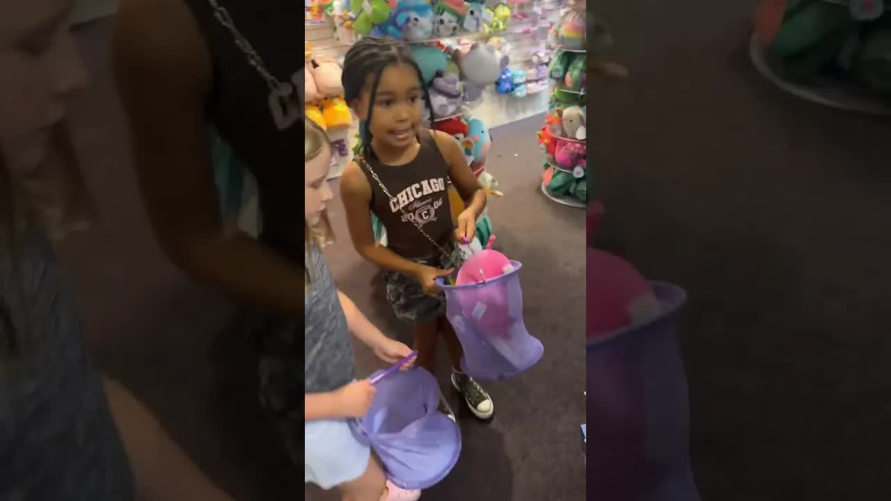 scarlett and tiania: $50 claires shopping spree!