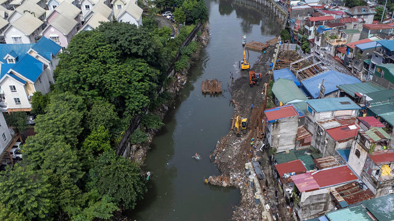 Marcos receives list of flood control projects from DPWH
