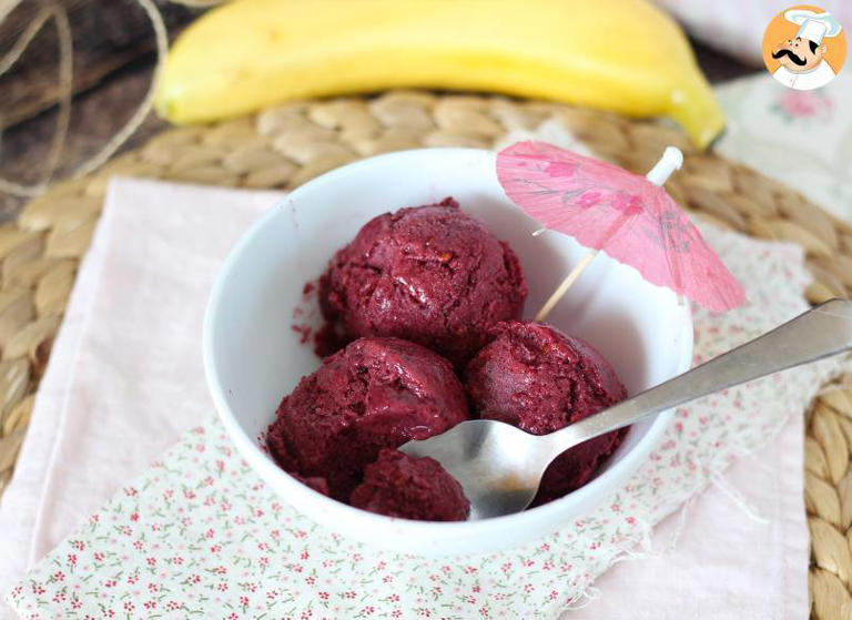 Helado vegano de frutos rojos “nice cream” fácil, saludable y sólo con ...