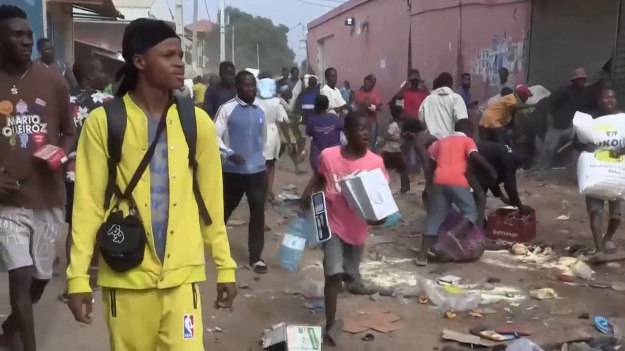 Angola's fuel price protests leave 4 dead and lead to hundreds of arrests