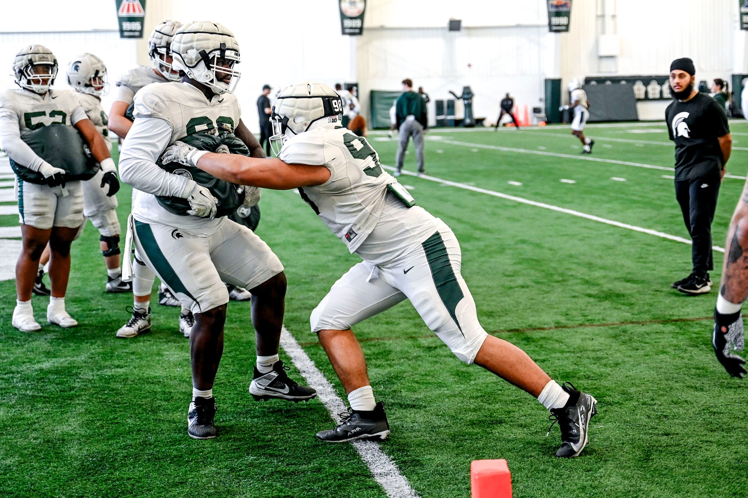Three true freshmen made their debut for Michigan State football on ...