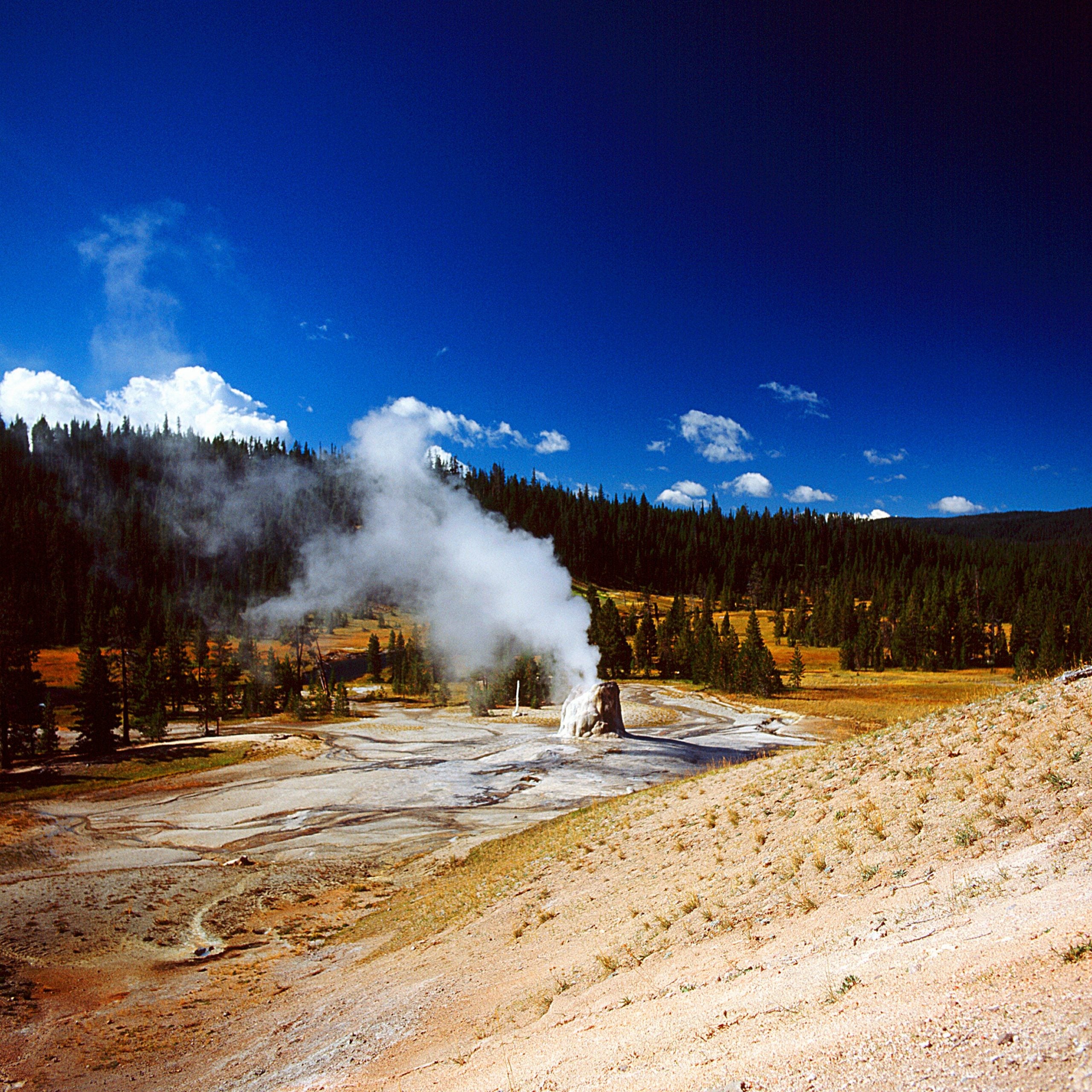 Teen suffers severe thermal burns to foot during hike along Yellowstone ...
