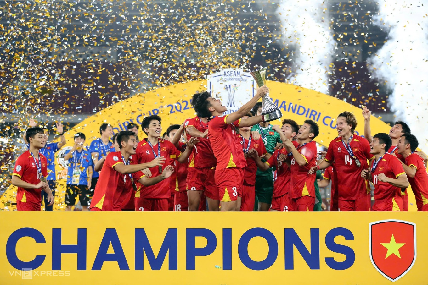 Vietnam sets Southeast Asian football record with U23 title