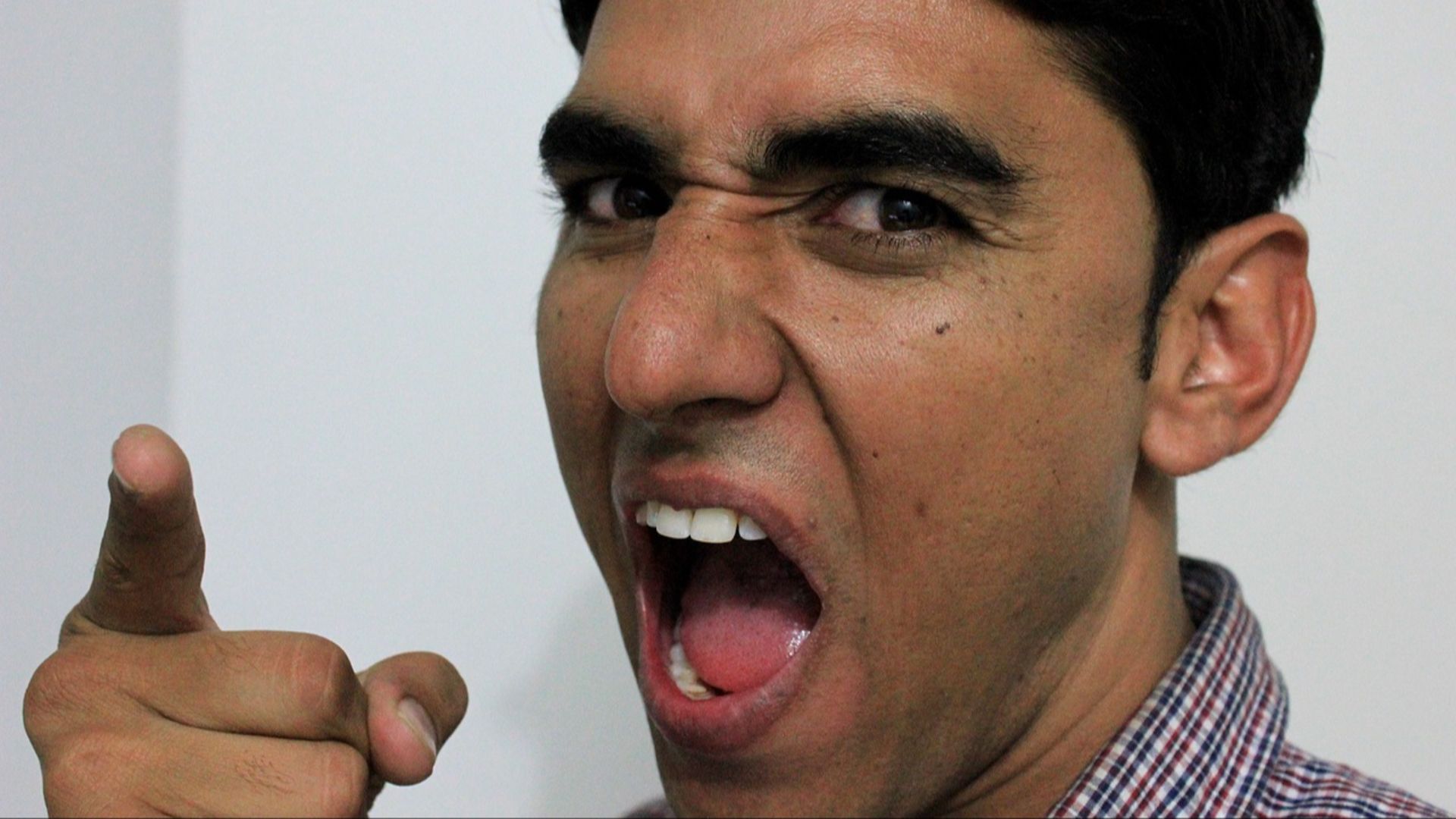 20 American Customs That Are Considered Rude Abroad