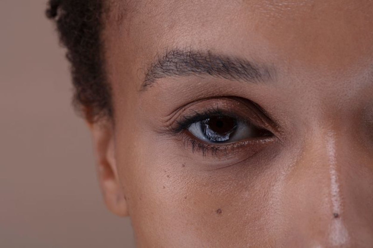 "It's Bad": An Eye Doctor Is Warning People About This Common Habit ...