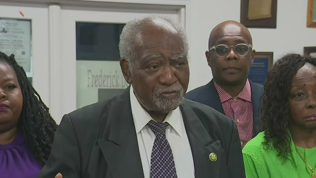 U.S. Rep. Danny Davis to announce whether he'll seek another term