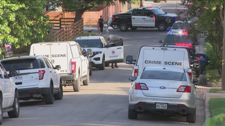 Homicide investigation underway after 2 found dead in East Austin