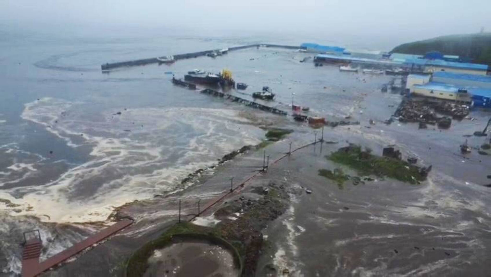 Tsunami-Warnung in vielen beliebten Urlaubsregionen: Das müssen ...