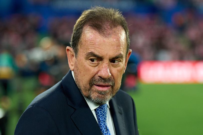 Liverpool's FSG owners 'in talks' over $134M takeover as Michael ...