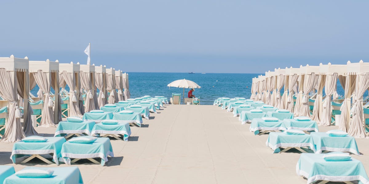 Per chi crede che i beach club siano tutti uguali: vi presentiamo Alpemare