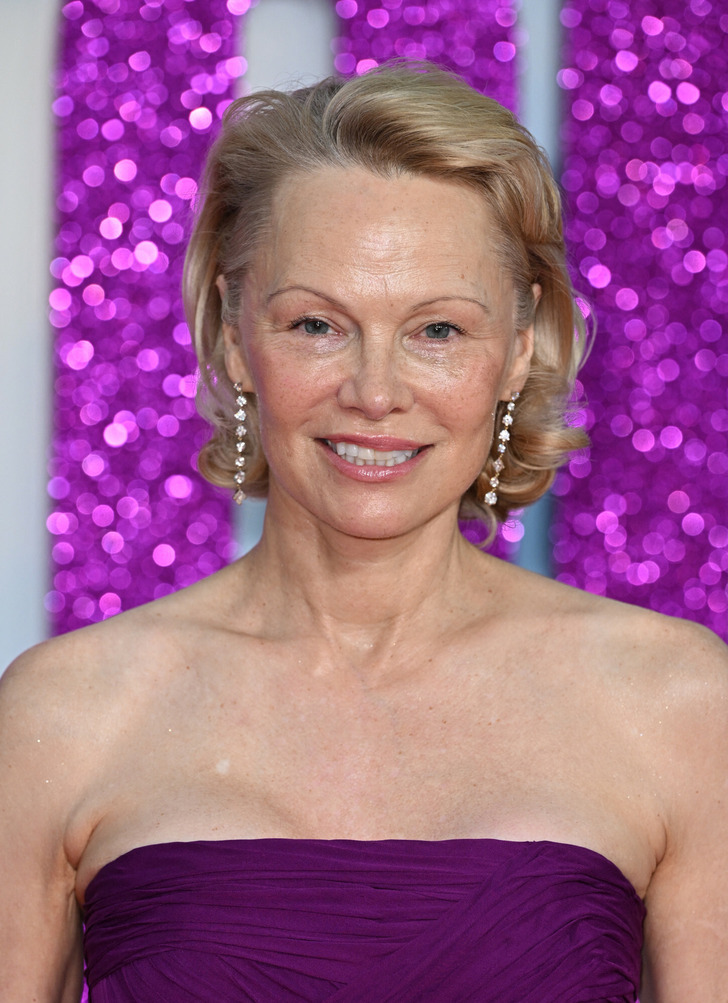 Pamela Anderson Debuts New Haircut on the Red Carpet, but One ...