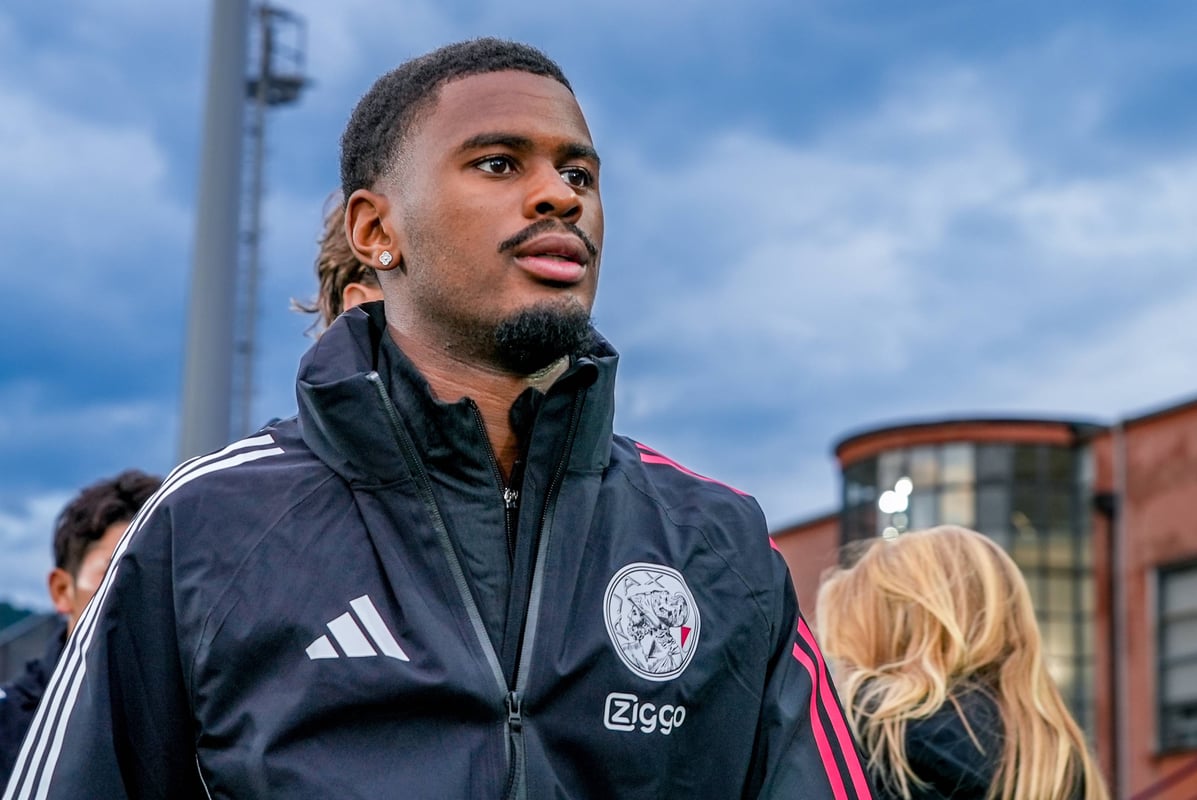 Hato krijgt al meteen nieuws te horen over grote concurrent bij Chelsea