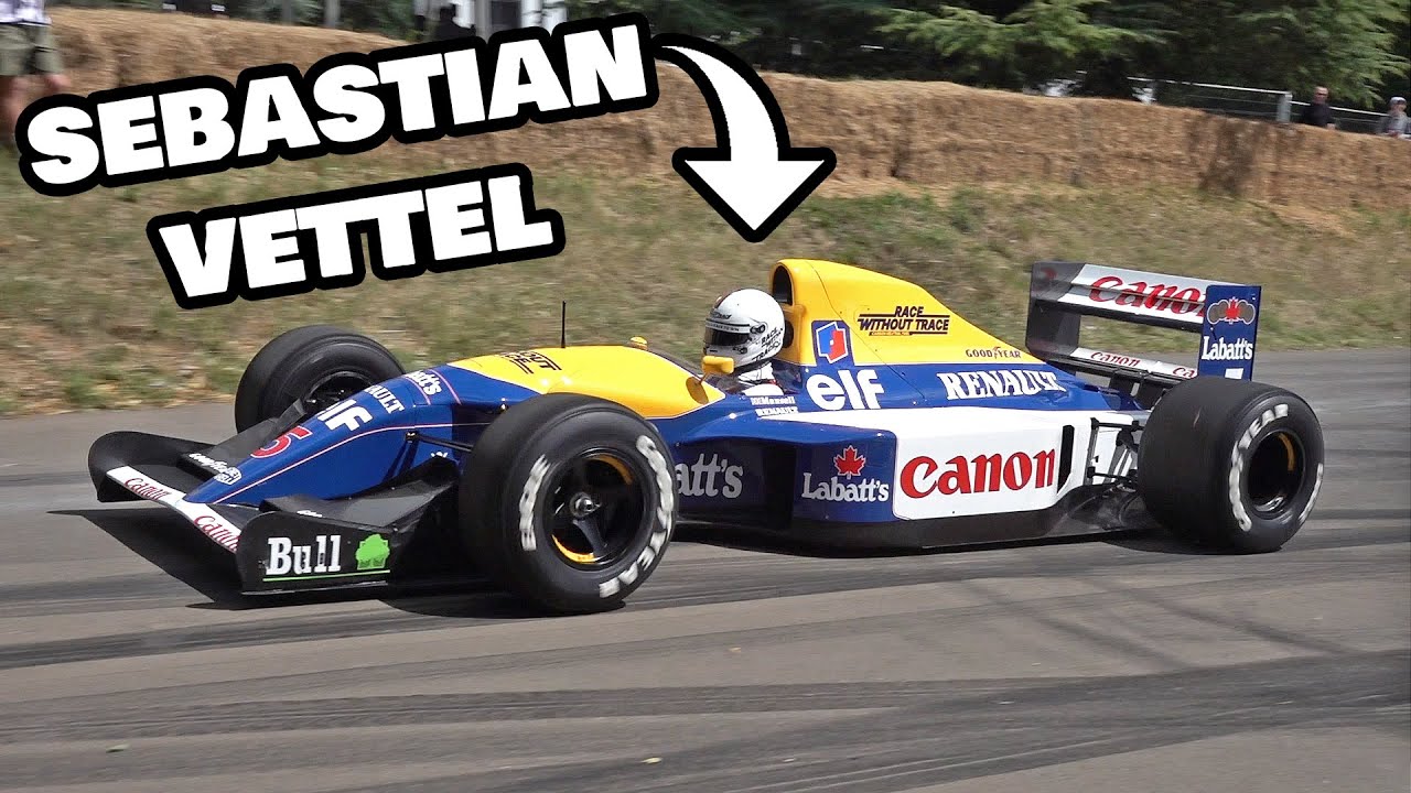 Sebastian Vettel guida la Williams F1 FW14B del 1992 di Nigel Mansell