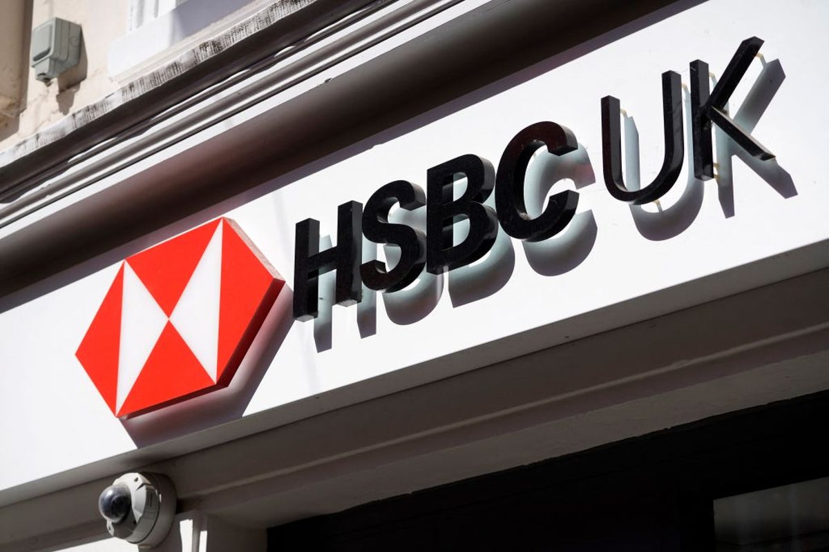 Business news live: FTSE 100 reaction as HSBC sees profits drop ...