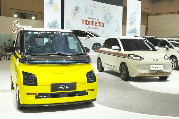 Wuling Air ev 'Kiiro EV' bergaya Mooneyes Retro Racer dan Wuling ...