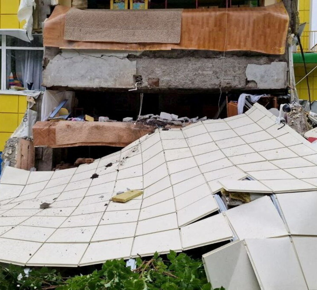 Moment Massive Earthquake Hits Russia Caught On Camera As Buildings