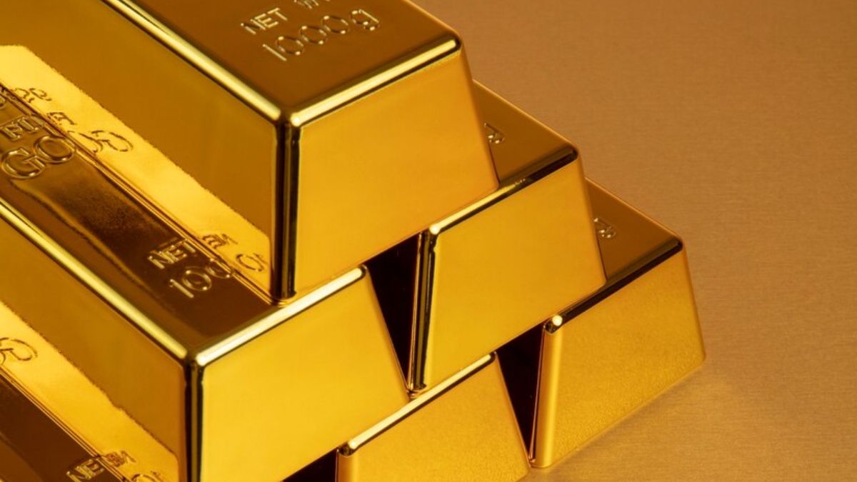 Gold Ends The Week Lower As US Fed Maintains Hawkish Stance