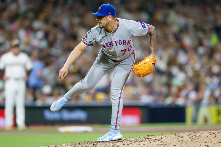 See Jose Butto give emotional goodbyes in Mets dugout following trade for Tyler Rogers