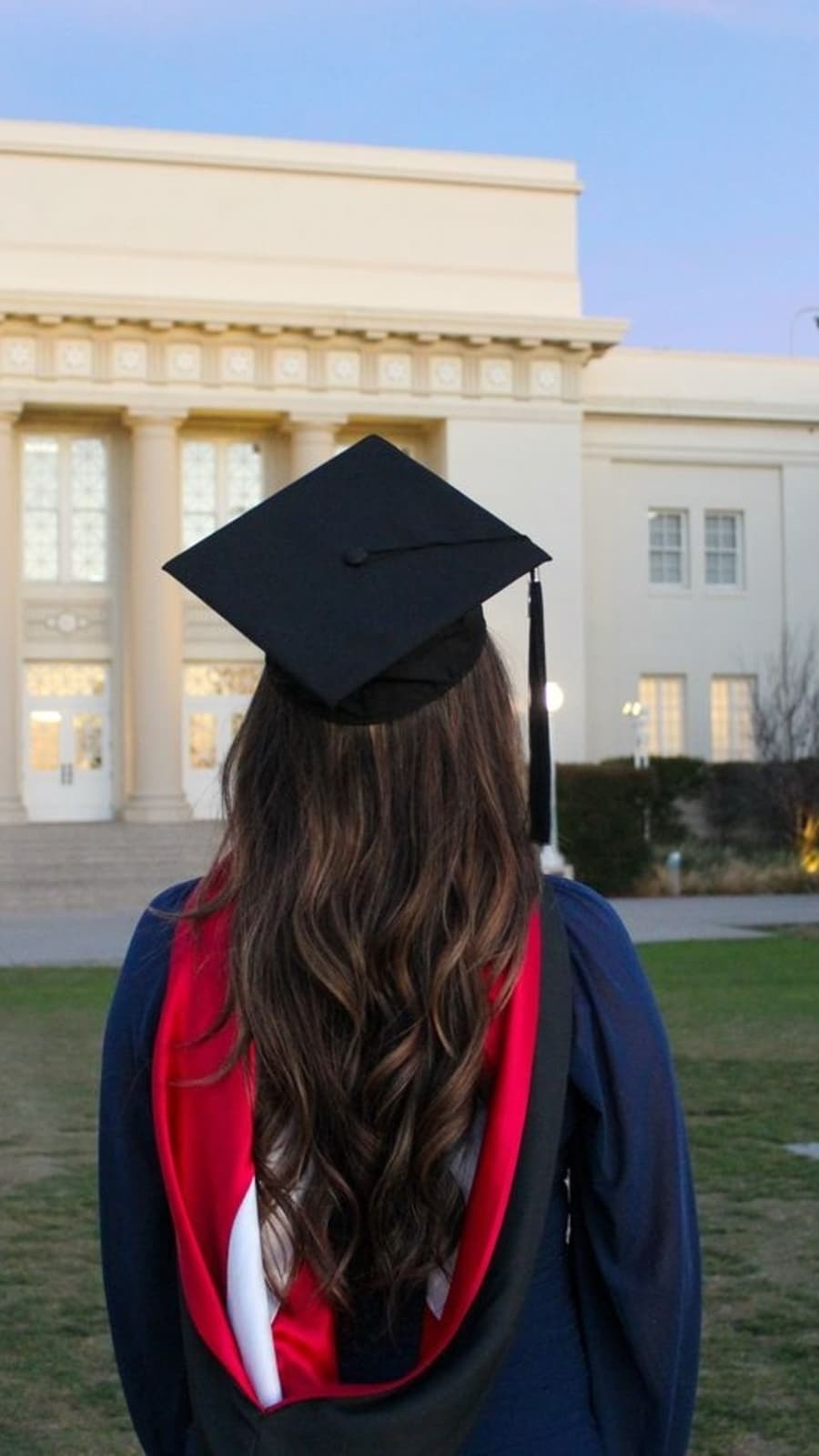 How to start preparing for your dream job in college