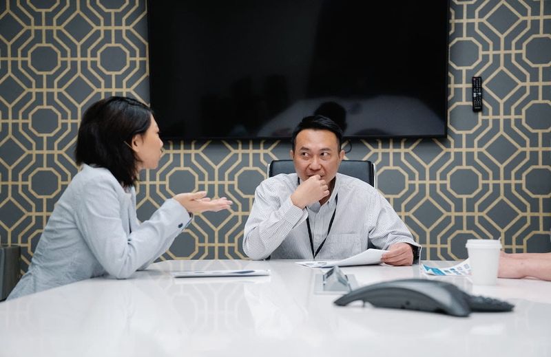 23 Phrases That Truly Smart People Never Say