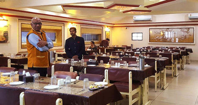 8 Legendary Restaurants in Pune That Made History on a Plate