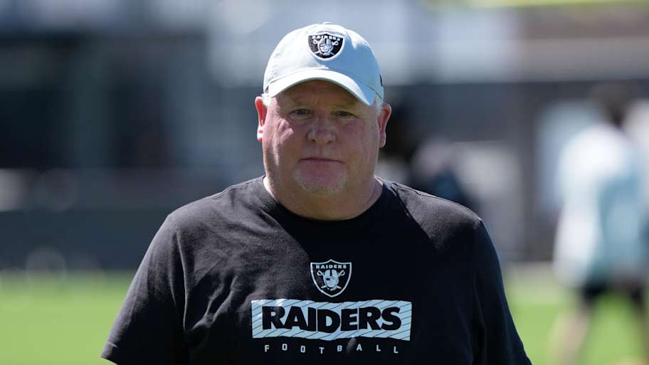 Raiders Veteran Details Learning the Chip Kelly Offense