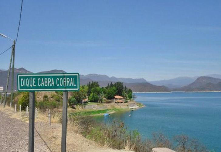 Comienza la veda en el dique Cabra Corral